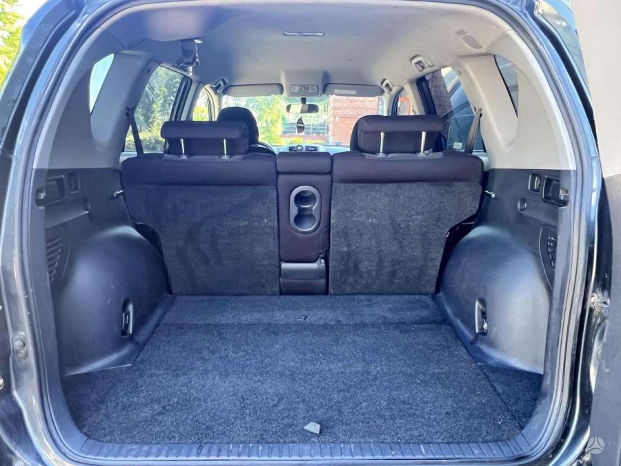 Grey Toyota RAV4 2007 in Marijampole, with an engine capacity of 2.23 L and mileage of 310 thousand km for 2950 €, photo 11 on AUTOMOTO.COM.LV