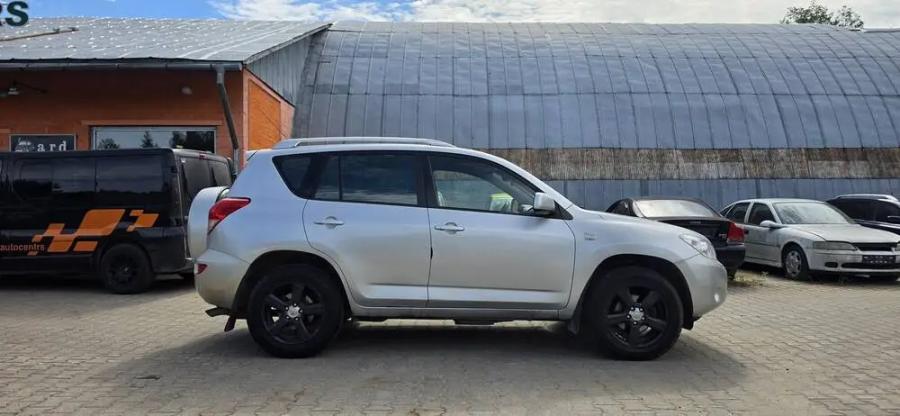 Pelēks Toyota RAV4 2007 Valmiera, ar dzinēja tilpumu 2.20 L un nobraukumu 309 tūkst. km par 2450 €, foto 3 vietnē AUTOMOTO.COM.LV