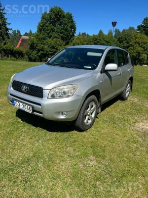 Grey Toyota RAV4 2007 in Riga, with an engine capacity of 2.00 L and mileage of 152 thousand km for 5600 €, photo  on AUTOMOTO.COM.LV