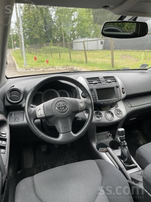 Pelēks Toyota RAV4 2007 Rīga, ar dzinēja tilpumu 2.20 L un nobraukumu 316 tūkst. km par 3500 €, foto 7 vietnē AUTOMOTO.COM.LV