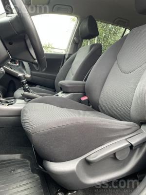 Pelēks Toyota RAV4 2007 Rīga, ar dzinēja tilpumu 2.20 L un nobraukumu 316 tūkst. km par 3500 €, foto 8 vietnē AUTOMOTO.COM.LV