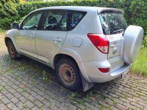 Pelēks Toyota RAV4 2007 Rīga, ar dzinēja tilpumu 2.20 L un nobraukumu 265 tūkst. km par 1500 €, foto 4 vietnē AUTOMOTO.COM.LV