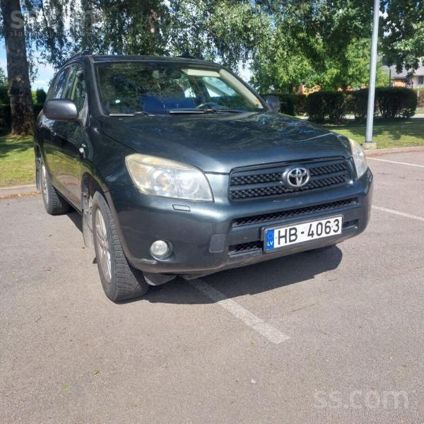 Grey Toyota RAV4 2007 in Bauska, with an engine capacity of 2.20 L and mileage of 370 thousand km for 2650 €, photo 2 on AUTOMOTO.COM.LV