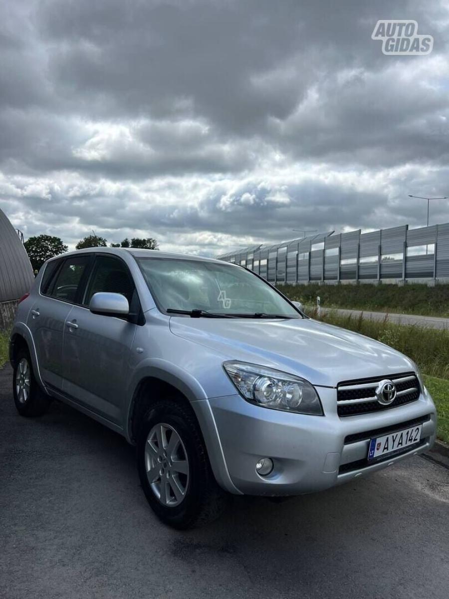 Серый Тойота РАВ 4 2007 в Мариямполе, объемом двигателя 2.20 л и пробегом 230 тыс. км за 3500 €, фото 3 на AUTOMOTO.COM.LV