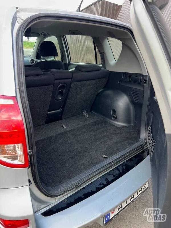 Pelēks Toyota RAV4 2007 Marijampole, ar dzinēja tilpumu 2.20 L un nobraukumu 230 tūkst. km par 3500 €, foto 9 vietnē AUTOMOTO.COM.LV