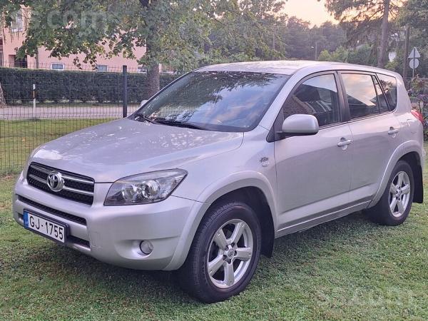Grey Toyota RAV4 2007 in Jurmala, with an engine capacity of 2.20 L and mileage of 265 thousand km for 2900 €, photo 1 on AUTOMOTO.COM.LV