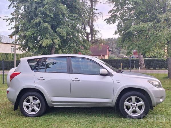 Grey Toyota RAV4 2007 in Jurmala, with an engine capacity of 2.20 L and mileage of 265 thousand km for 2900 €, photo 6 on AUTOMOTO.COM.LV