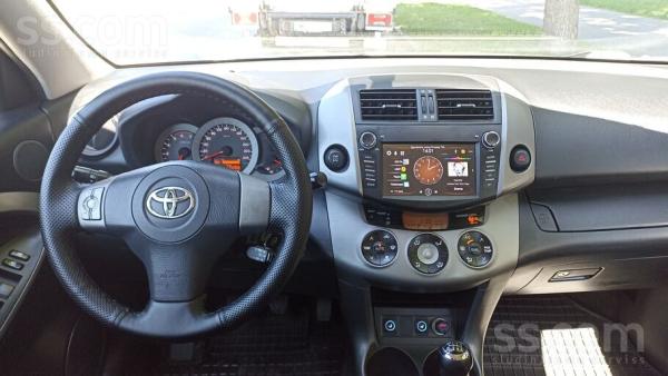 Pelēks Toyota RAV4 2007 Daugavpils, ar dzinēja tilpumu 2.20 L un nobraukumu 235 tūkst. km par 3900 €, foto 6 vietnē AUTOMOTO.COM.LV