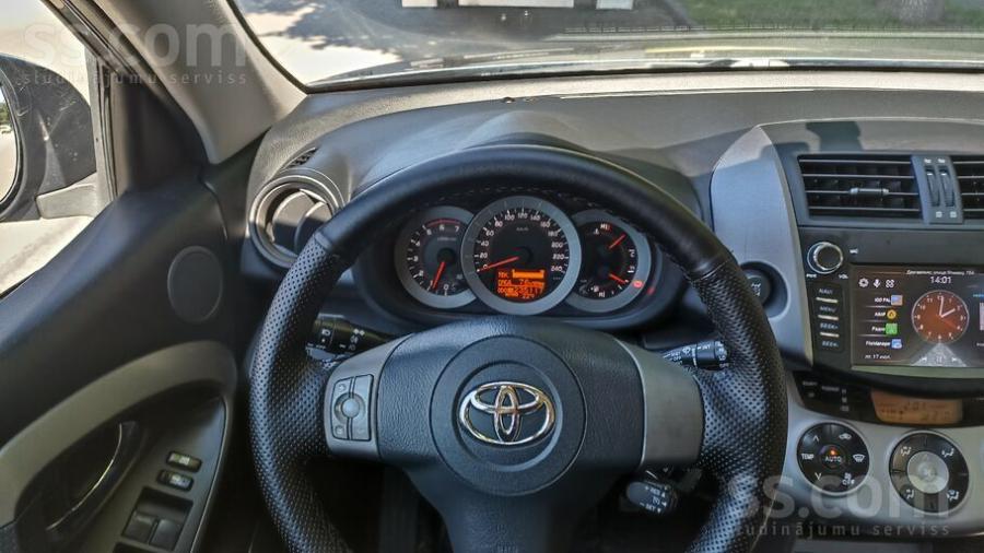 Grey Toyota RAV4 2007 in Daugavpils, with an engine capacity of 2.20 L and mileage of 235 thousand km for 3900 €, photo 8 on AUTOMOTO.COM.LV
