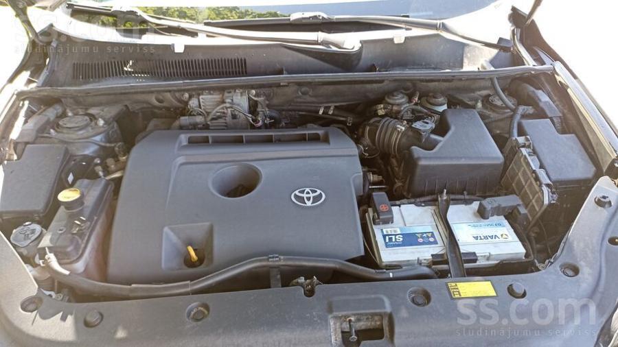 Grey Toyota RAV4 2007 in Daugavpils, with an engine capacity of 2.20 L and mileage of 235 thousand km for 3900 €, photo 9 on AUTOMOTO.COM.LV