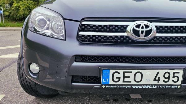Pelēks Toyota RAV4 2007 Viļņa, ar dzinēja tilpumu 2.23 L un nobraukumu 256 tūkst. km par 4599 €, foto 9 vietnē AUTOMOTO.COM.LV