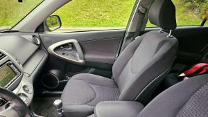 Pelēks Toyota RAV4 2007 Viļņa, ar dzinēja tilpumu 2.23 L un nobraukumu 256 tūkst. km par 4599 €, foto 22 vietnē AUTOMOTO.COM.LV