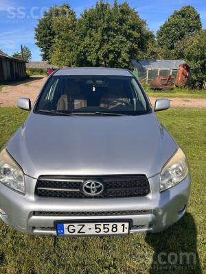 Grey Toyota RAV4 2007 in Liepaja, with an engine capacity of 2.20 L and mileage of 287 thousand km for 3000 €, photo 6 on AUTOMOTO.COM.LV