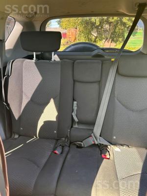 Grey Toyota RAV4 2007 in Liepaja, with an engine capacity of 2.20 L and mileage of 287 thousand km for 3000 €, photo 9 on AUTOMOTO.COM.LV