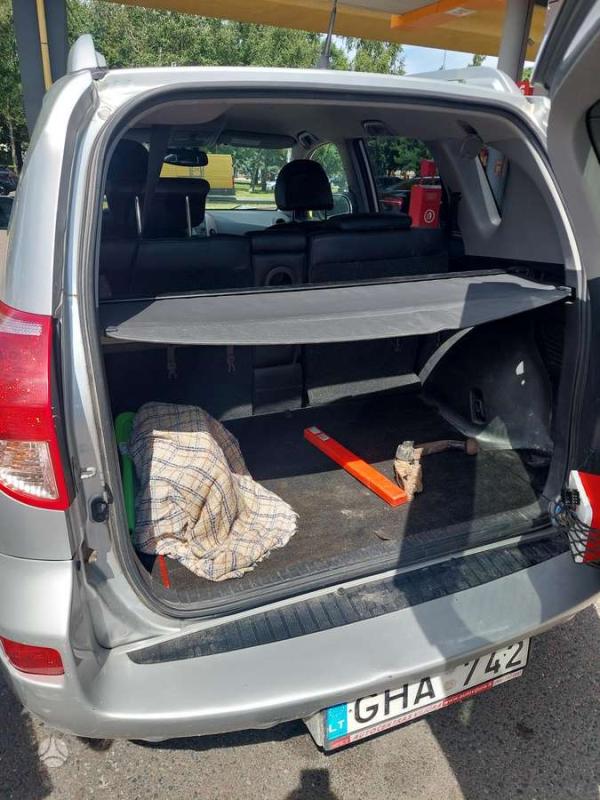 Pelēks Toyota RAV4 2007 Klaipėda, ar dzinēja tilpumu 2.20 L un nobraukumu 245 tūkst. km par 3400 €, foto 8 vietnē AUTOMOTO.COM.LV