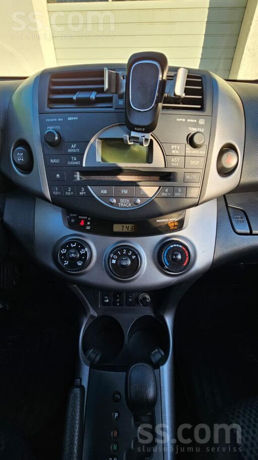Pelēks Toyota RAV4 2007 Rīga, ar dzinēja tilpumu 2.00 L un nobraukumu 275 tūkst. km par 3300 €, foto 8 vietnē AUTOMOTO.COM.LV