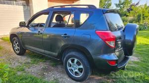 Pelēks Toyota RAV4 2007 Rīga, ar dzinēja tilpumu 2.00 L un nobraukumu 275 tūkst. km par 3300 €, foto 11 vietnē AUTOMOTO.COM.LV