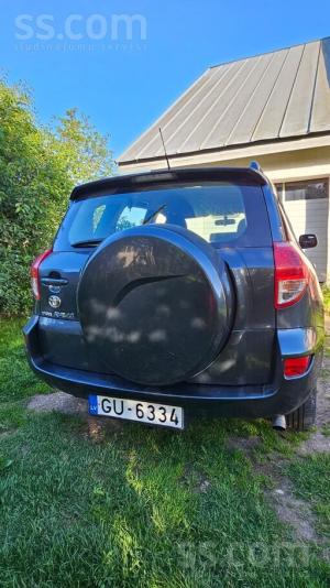 Pelēks Toyota RAV4 2007 Rīga, ar dzinēja tilpumu 2.00 L un nobraukumu 275 tūkst. km par 3300 €, foto 12 vietnē AUTOMOTO.COM.LV