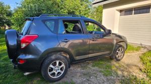 Pelēks Toyota RAV4 2007 Rīga, ar dzinēja tilpumu 2.00 L un nobraukumu 275 tūkst. km par 3300 €, foto 13 vietnē AUTOMOTO.COM.LV
