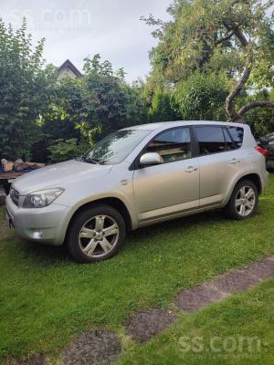 Grey Toyota RAV4 2007 in Riga, with an engine capacity of 2.20 L and mileage of 274 thousand km for 4800 €, photo  on AUTOMOTO.COM.LV