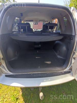 Pelēks Toyota RAV4 2007 Rīga, ar dzinēja tilpumu 2.20 L un nobraukumu 274 tūkst. km par 4800 €, foto 4 vietnē AUTOMOTO.COM.LV