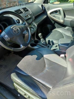 Pelēks Toyota RAV4 2007 Rīga, ar dzinēja tilpumu 2.20 L un nobraukumu 274 tūkst. km par 4800 €, foto 8 vietnē AUTOMOTO.COM.LV