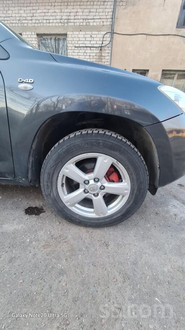 Pelēks Toyota RAV4 2007 Rīga, ar dzinēja tilpumu 2.20 L un nobraukumu 191 tūkst. km par 5300 €, foto 6 vietnē AUTOMOTO.COM.LV