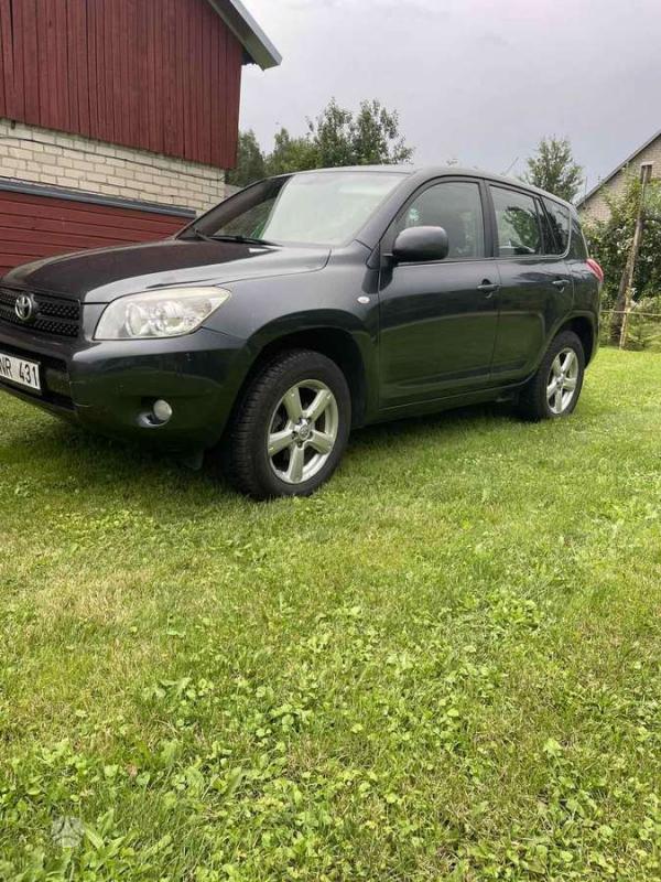 Pelēks Toyota RAV4 2007 Šakiai, ar dzinēja tilpumu 0.00 L un nobraukumu 153 tūkst. km par 4450 €, foto 5 vietnē AUTOMOTO.COM.LV