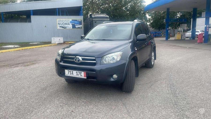 Pelēks Toyota RAV4 2007 Marijampole, ar dzinēja tilpumu 2.20 L un nobraukumu 244 tūkst. km par 3499 €, foto 3 vietnē AUTOMOTO.COM.LV