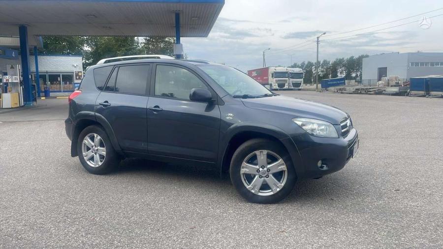 Pelēks Toyota RAV4 2007 Marijampole, ar dzinēja tilpumu 2.20 L un nobraukumu 244 tūkst. km par 3499 €, foto 4 vietnē AUTOMOTO.COM.LV