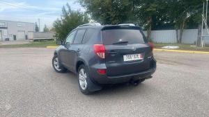 Pelēks Toyota RAV4 2007 Marijampole, ar dzinēja tilpumu 2.20 L un nobraukumu 244 tūkst. km par 3499 €, foto 9 vietnē AUTOMOTO.COM.LV