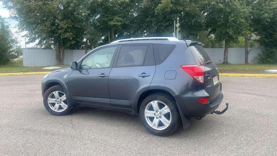 Pelēks Toyota RAV4 2007 Marijampole, ar dzinēja tilpumu 2.20 L un nobraukumu 244 tūkst. km par 3499 €, foto 10 vietnē AUTOMOTO.COM.LV