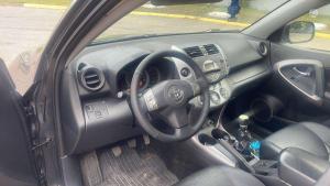 Pelēks Toyota RAV4 2007 Marijampole, ar dzinēja tilpumu 2.20 L un nobraukumu 244 tūkst. km par 3499 €, foto 16 vietnē AUTOMOTO.COM.LV
