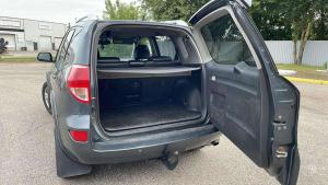 Pelēks Toyota RAV4 2007 Marijampole, ar dzinēja tilpumu 2.20 L un nobraukumu 244 tūkst. km par 3499 €, foto 21 vietnē AUTOMOTO.COM.LV