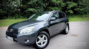 Pelēks Toyota RAV4 2007 Ogre, ar dzinēja tilpumu 2.20 L un nobraukumu 170 tūkst. km par 4600 €, foto 3 vietnē AUTOMOTO.COM.LV