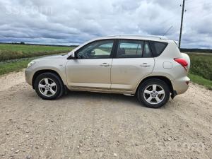 Grey Toyota RAV4 2007 in Riga, with an engine capacity of 2.00 L and mileage of 270 thousand km for 4500 €, photo 3 on AUTOMOTO.COM.LV
