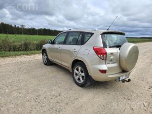Grey Toyota RAV4 2007 in Riga, with an engine capacity of 2.00 L and mileage of 270 thousand km for 4500 €, photo 4 on AUTOMOTO.COM.LV