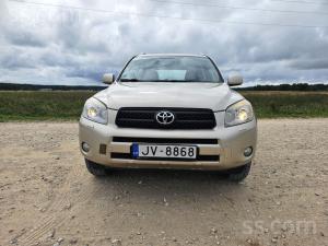 Grey Toyota RAV4 2007 in Riga, with an engine capacity of 2.00 L and mileage of 270 thousand km for 4500 €, photo 6 on AUTOMOTO.COM.LV