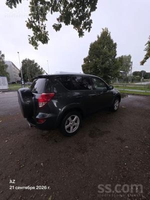 Pelēks Toyota RAV4 2007 Rīga, ar dzinēja tilpumu 2.20 L un nobraukumu 247 tūkst. km par 3500 €, foto  vietnē AUTOMOTO.COM.LV