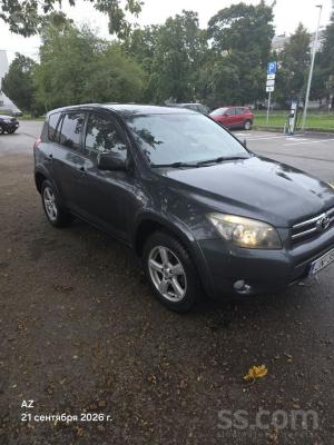 Pelēks Toyota RAV4 2007 Rīga, ar dzinēja tilpumu 2.20 L un nobraukumu 247 tūkst. km par 3500 €, foto 3 vietnē AUTOMOTO.COM.LV