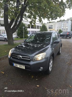 Pelēks Toyota RAV4 2007 Rīga, ar dzinēja tilpumu 2.20 L un nobraukumu 247 tūkst. km par 3500 €, foto 5 vietnē AUTOMOTO.COM.LV