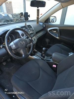 Pelēks Toyota RAV4 2007 Rīga, ar dzinēja tilpumu 2.20 L un nobraukumu 247 tūkst. km par 3500 €, foto 7 vietnē AUTOMOTO.COM.LV