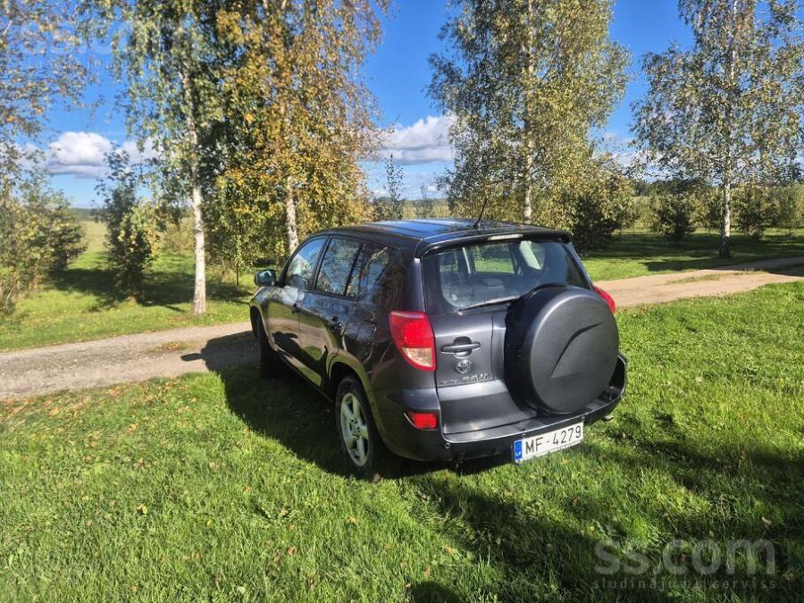 Grey Toyota RAV4 2007 in Liepaja, with an engine capacity of 2.00 L and mileage of 309 thousand km for 3300 €, photo 6 on AUTOMOTO.COM.LV