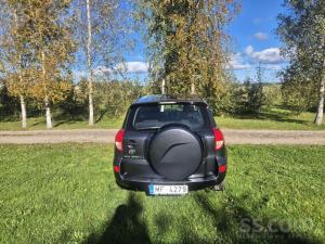 Grey Toyota RAV4 2007 in Liepaja, with an engine capacity of 2.00 L and mileage of 309 thousand km for 3300 €, photo 7 on AUTOMOTO.COM.LV