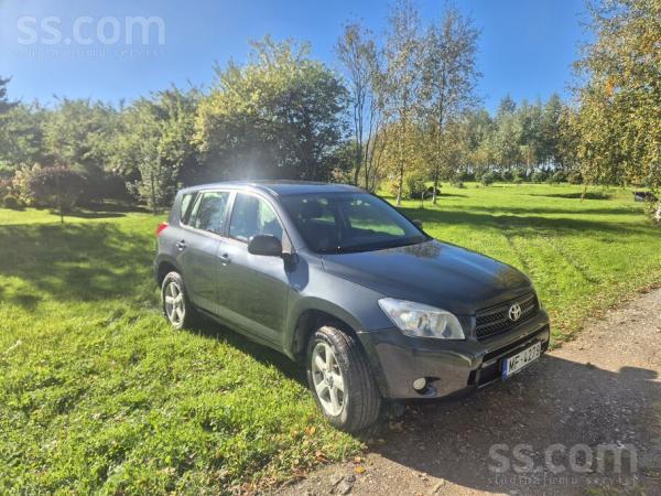 Pelēks Toyota RAV4 2007 Liepāja, ar dzinēja tilpumu 2.00 L un nobraukumu 309 tūkst. km par 3300 €, foto 10 vietnē AUTOMOTO.COM.LV