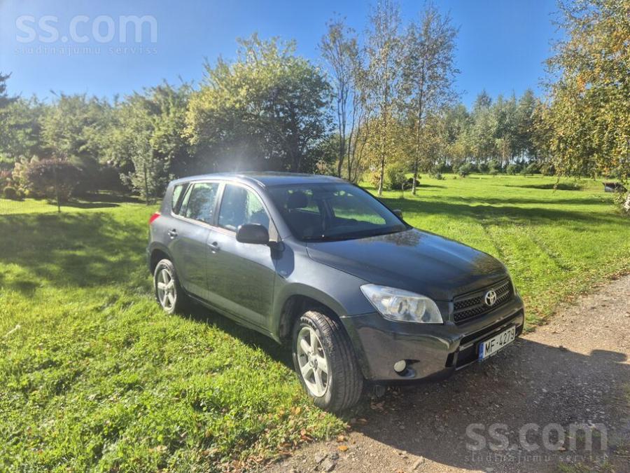 Grey Toyota RAV4 2007 in Liepaja, with an engine capacity of 2.00 L and mileage of 309 thousand km for 3300 €, photo 10 on AUTOMOTO.COM.LV