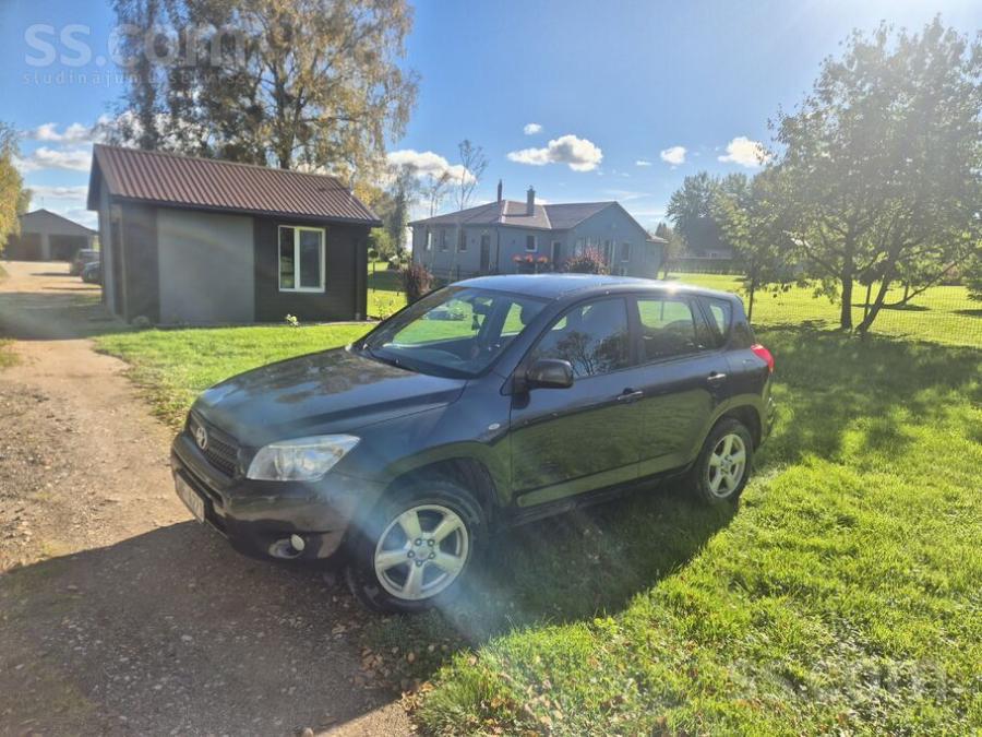 Grey Toyota RAV4 2007 in Liepaja, with an engine capacity of 2.00 L and mileage of 309 thousand km for 3300 €, photo 12 on AUTOMOTO.COM.LV