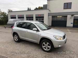 Pelēks Toyota RAV4 2007 Tartu, ar dzinēja tilpumu 2.20 L un nobraukumu 406 tūkst. km par 3500 €, foto 3 vietnē AUTOMOTO.COM.LV