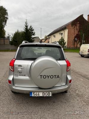 Pelēks Toyota RAV4 2007 Tartu, ar dzinēja tilpumu 2.20 L un nobraukumu 406 tūkst. km par 3500 €, foto 7 vietnē AUTOMOTO.COM.LV