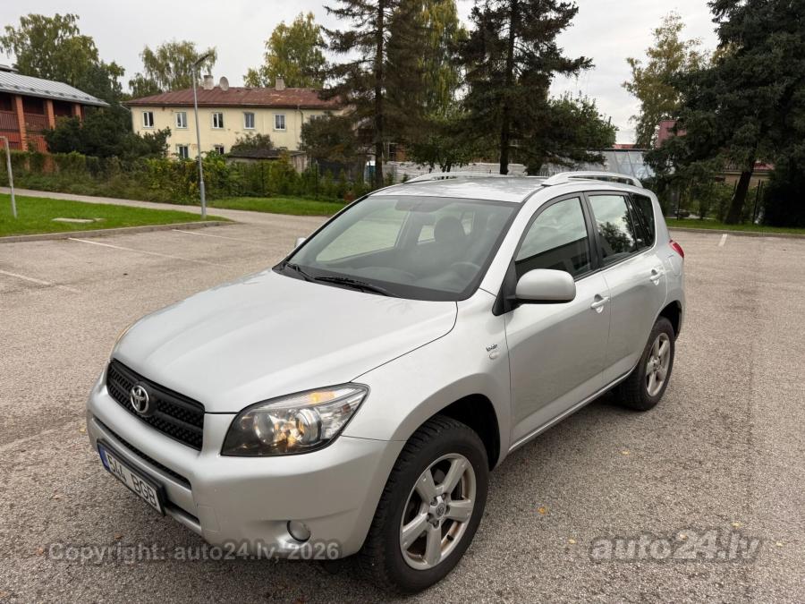 Pelēks Toyota RAV4 2007 Tartu, ar dzinēja tilpumu 2.20 L un nobraukumu 406 tūkst. km par 3500 €, foto 8 vietnē AUTOMOTO.COM.LV